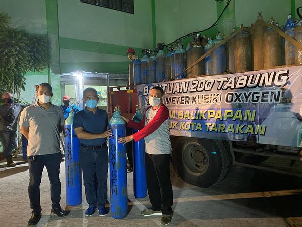 Walikota Tarakan Serahkan 200 Tabung Oksigen - Juwata.id Walikota Tarakan Serahkan 200 Tabung Oksigen - Juwata.id